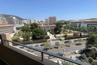 Joli T4 Avec Balcon Proche Centre-ville De Toulon - Toulon