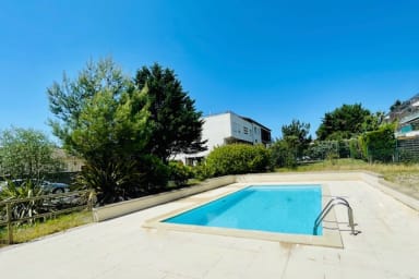 Apartment With Terrace And Pool - La Rochelle