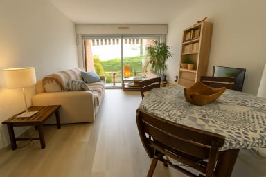 Apartment For 4 With Garden Near Beach - Bandol