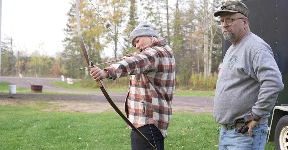 DISCOVERING | Building a Traditional Longbow Part 2 | Discover the U.P.