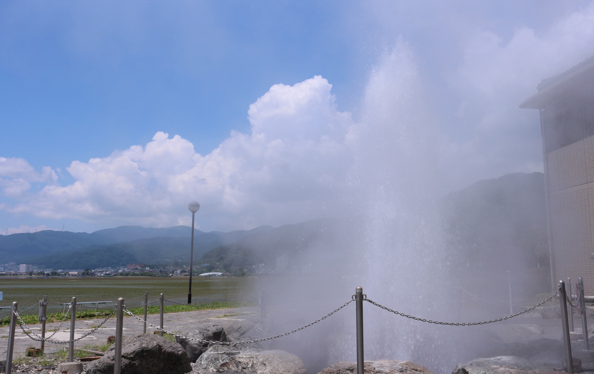 Suwa Lake Geyser Center | Nagano Attractions | Travel Japan | JNTO